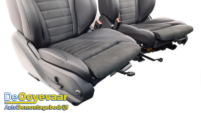 Bekleding Set (compleet) Mercedes C C-180 1.5 EQ Boost - A2139057302