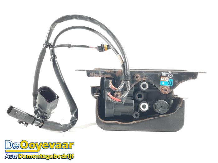 Luchtpomp (Vering) Porsche Panamera 3.6 V6 24V - 97035815110 CONTINENTAL