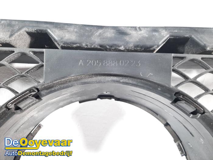 Grille Mercedes C C-300 2.0 Turbo 16V 4-Matic - A2058880223