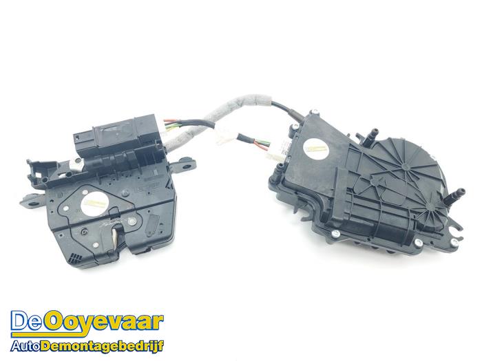 Sluithulpmotor achterklep BMW 5 serie Gran Turismo 550i xDrive V8 32V ...