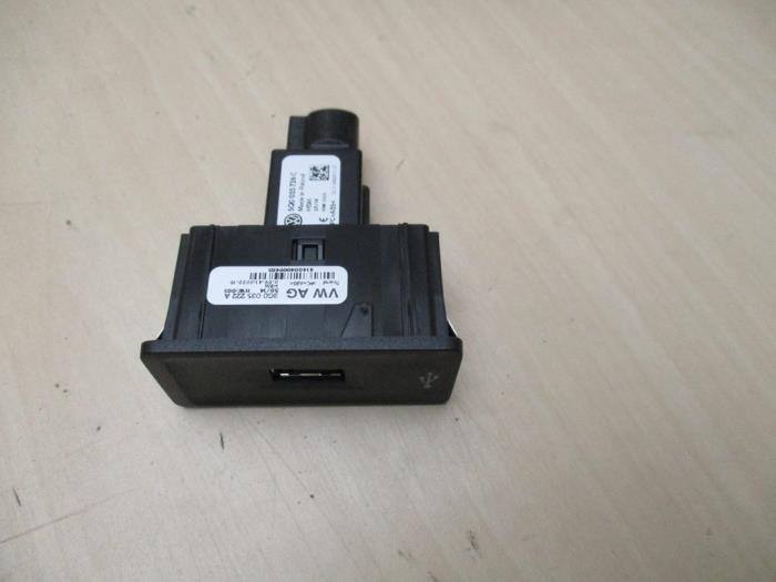 Volkswagen Caddy AUX/USB aansluitingen voorraad
