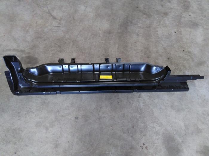 Dorpels rechts met artikelnummer 7H0801252K voorraad