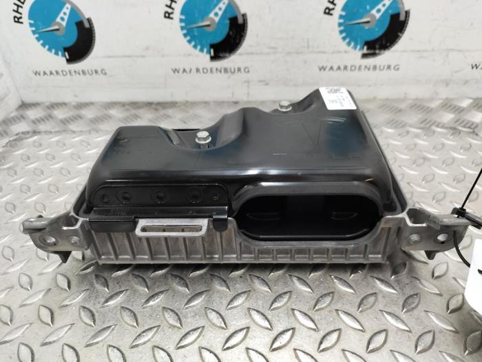 Tesla Model 3 HV control modules voorraad | Onderdelenlijn.nl