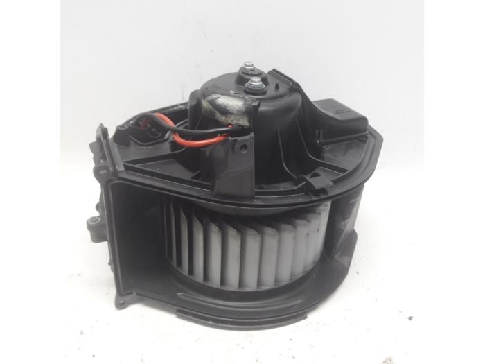 Kachel Ventilatiemotoren met artikelnummer 4F0820020A voorraad