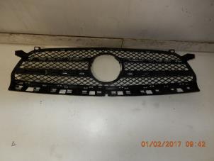 Nieuwe Mercedes A-Klasse Grille - A1768800283 - Reclycar De Boer BV ...