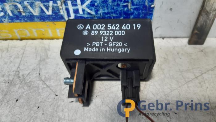 Relais met artikelnummer A0025424019 voorraad | Onderdelenlijn.nl