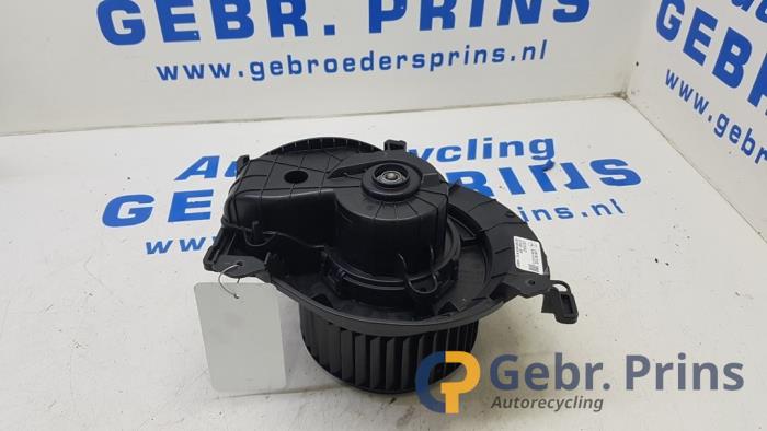 Kachel Ventilatiemotoren met artikelnummer 0008307902 voorraad