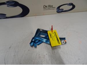 Peugeot Bipper Motorkap Scharnieren voorraad | Onderdelenlijn.nl