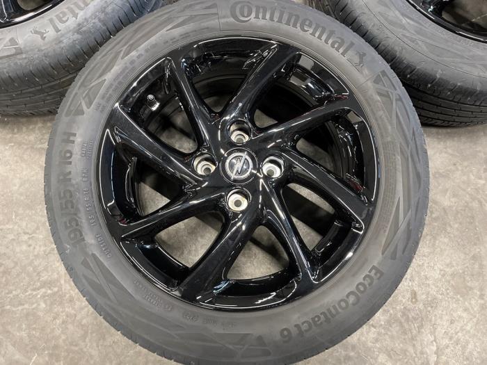 Velgen set + banden Opel Corsa F 1.2 Turbo 12V 100 - 9832277280 ...