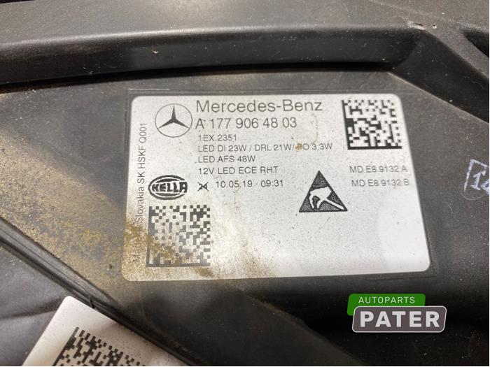 Koplamp rechts Mercedes A 1.3 A-180 Turbo 16V - A1779064803 HELLA