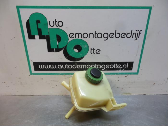 Stuurbekrachtiging Olie Reservoirs met artikelnummer 2K0422371A voorraad
