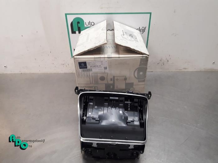 Opbergvakken met artikelnummer A2056800210 voorraad