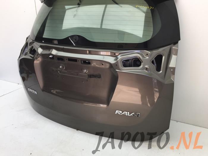 Tailgate Toyota Rav-4