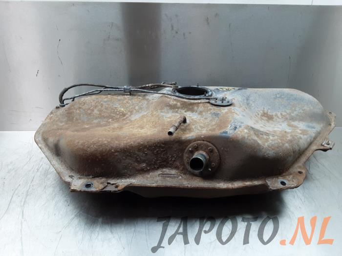 Tank Toyota Starlet