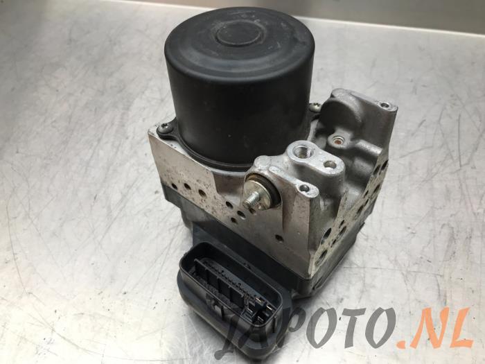 ABS Pomp Toyota RAV4 2.2 D-CAT 16V 4x4 - 4454042100 2ADFHV