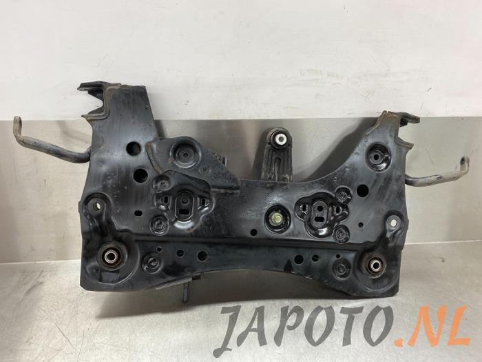 Subframe Nissan NV200