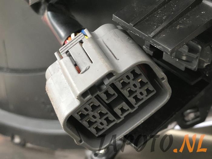 Koplamp rechts Mazda CX-5 2.5 SkyActiv-G 192 16V 4WD - K2442 MAZDA