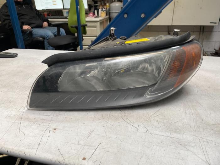 Koplampen links met artikelnummer 31214351 voorraad