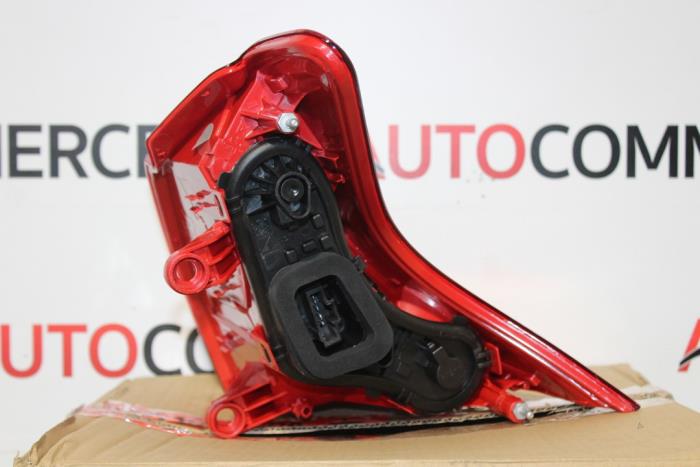 Achterlicht links Peugeot 3008 - 9683460880 - Autocommerce