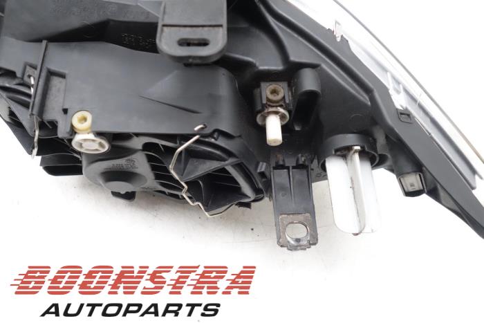 Gebruikte BMW 1 serie (E87/87N) 120i 16V Koplamp rechts - 63117193388 ...