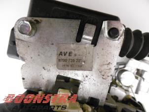 Deurslot Mechaniek 4Deurs links-voor Dacia Duster 1.5 dCi - 8200735227