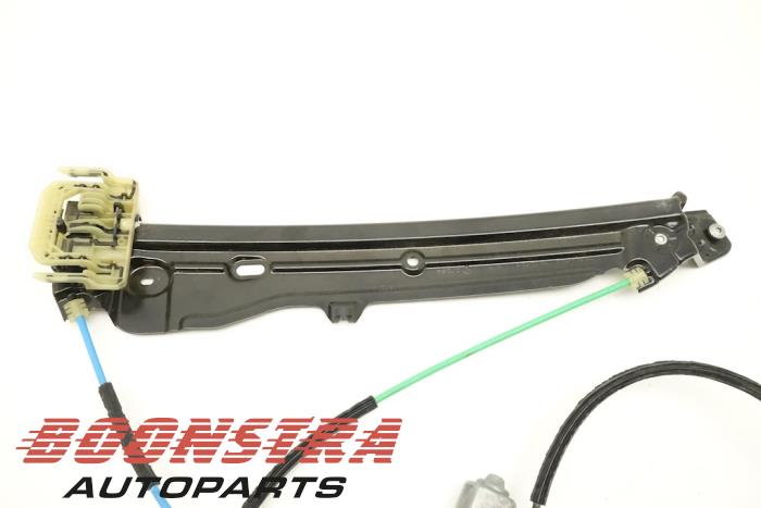 Ruitmechaniek 4Deurs rechts-voor BMW 5 serie 520d 16V - 51337182132