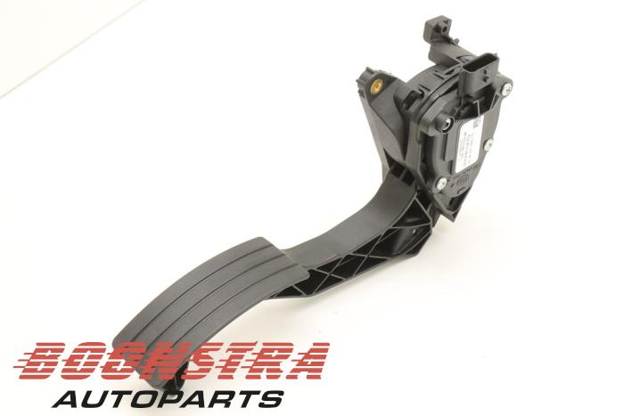 Gaspedalen met artikelnummer A4532900800 voorraad