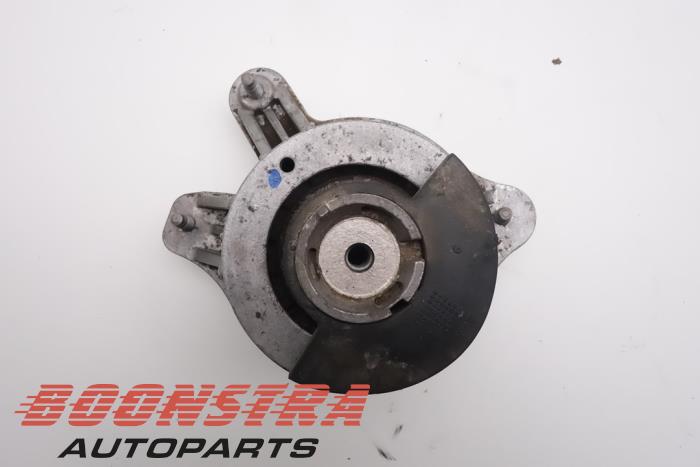 Motorsteunen met artikelnummer A2052406517 voorraad