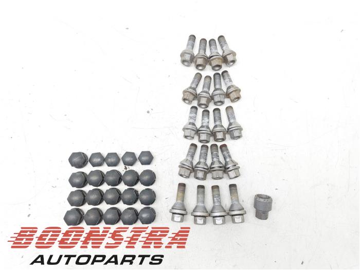Velgen set Volvo XC40 1.5 T5 Twin Engine 16V - 2912102 Lichtmetaal BORBET