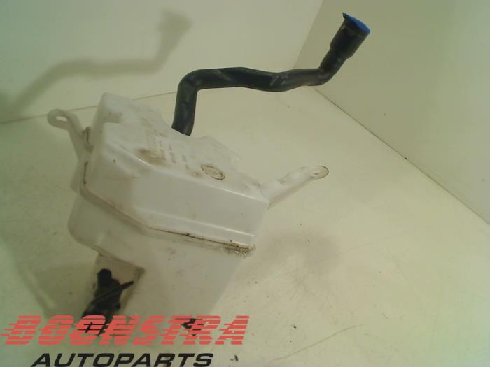 Gebruikte Volvo V70 (BW) 2.0 D4 16V Ruitensproeiertank voor - 30784233 ...