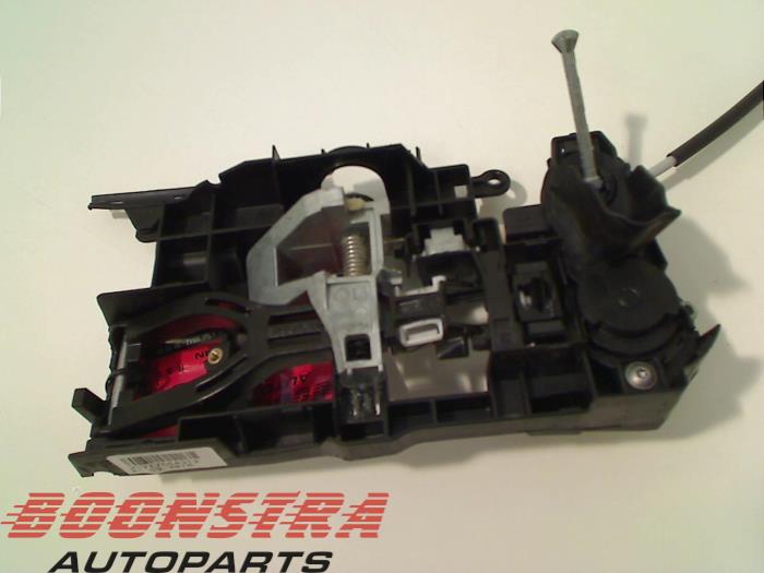 Deurslot Cilinder links BMW 5 serie 520d 16V - 51217175650