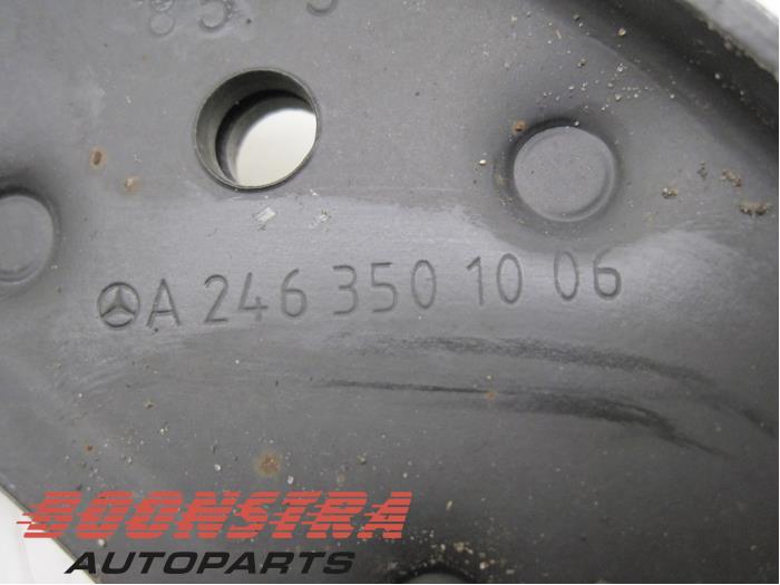 Draagarm boven rechts-achter Mercedes A 1.6 A-180 16V - A2463501006