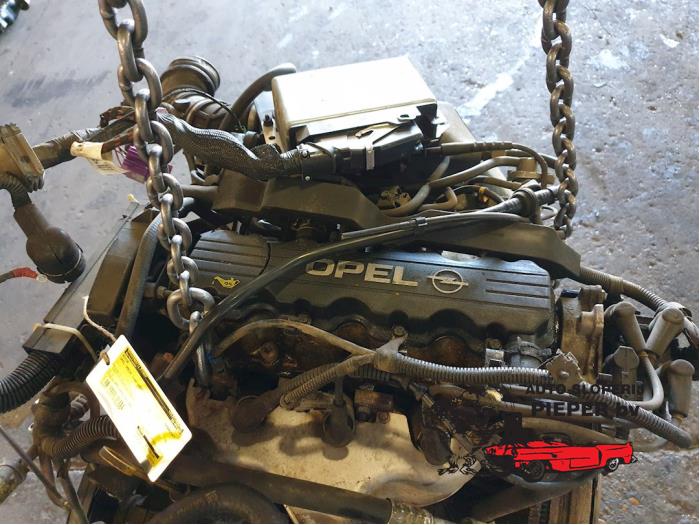 Motor Opel Omega B 2.0i GL - X20SE X20SE - Autosloperij Pieper BV