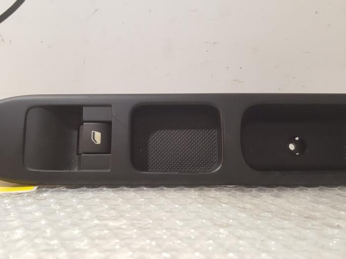 Elektrisch Raam Schakelaars met artikelnummer 6490P7 voorraad