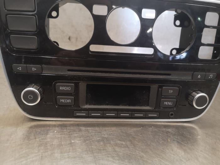 Volkswagen UP Radio's voorraad | Onderdelenlijn.nl