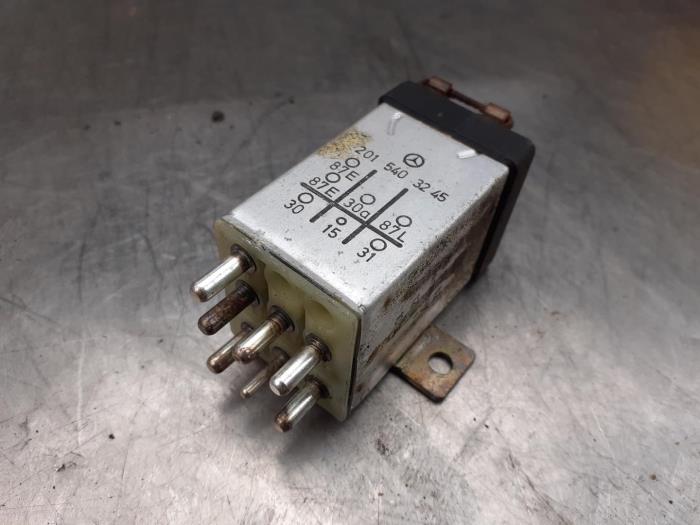 Mercedes 190E/D Relais voorraad | Onderdelenlijn.nl