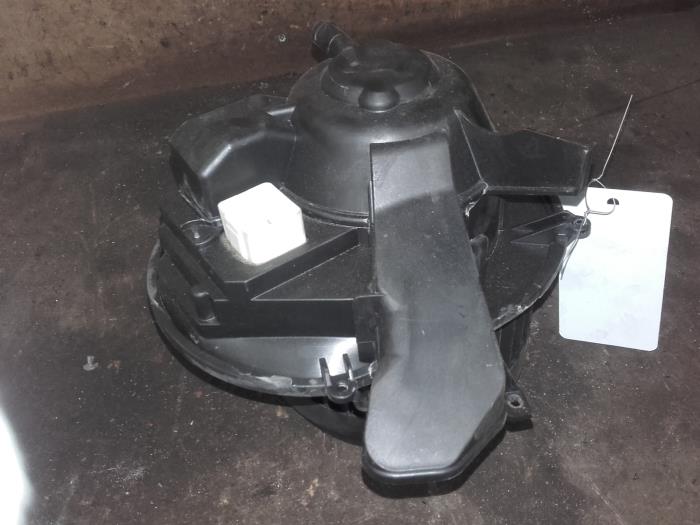 Kachel Ventilatiemotor Volvo V70 2.5 D - 31320393