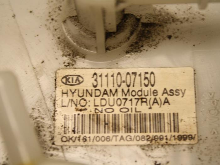 Petrol pump Kia Picanto O167935 3111007150 - VanGilsAutomotive