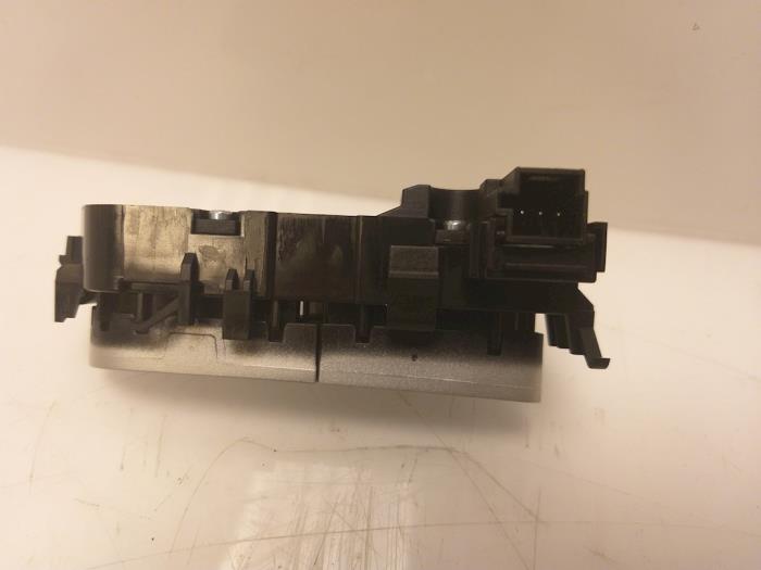 Stoelverwarmings Schakelaars met artikelnummer 2139057502 voorraad