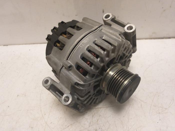 Dynamos met artikelnummer 0009068706 voorraad | Onderdelenlijn.nl