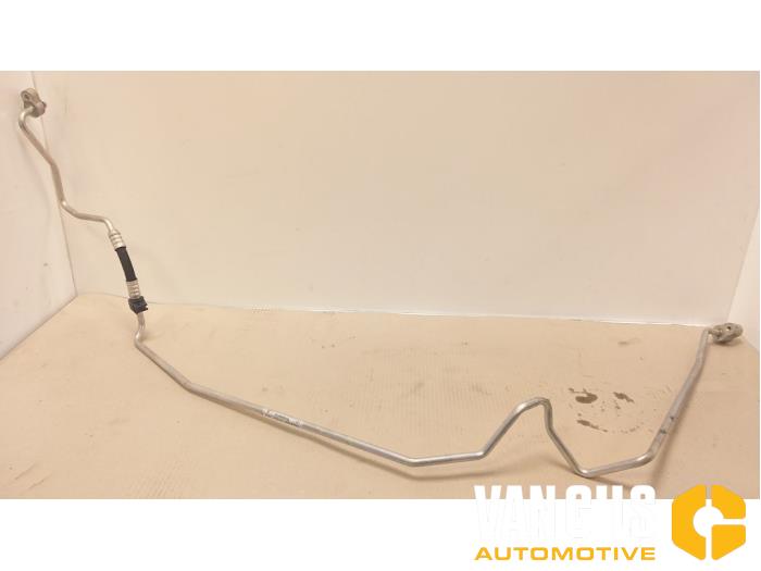 Air conditioning line Porsche 911 - Van Gils Automotive