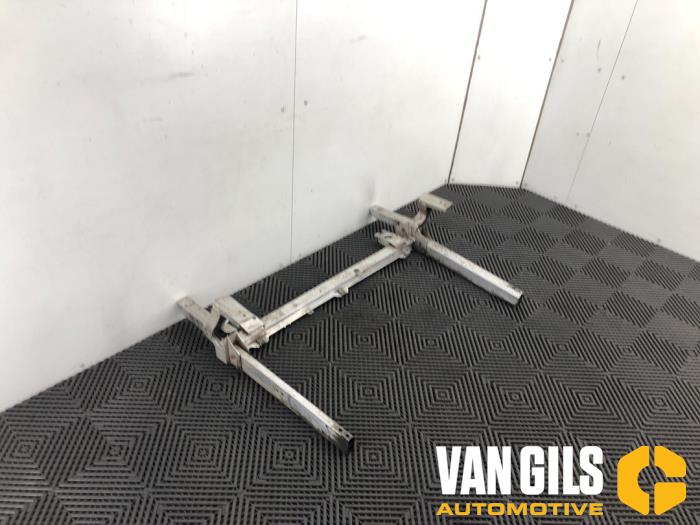 Radiateurbalk Mercedes B 2.1 B-220 CDI BlueEFFICIENCY, B-220d 16V ...