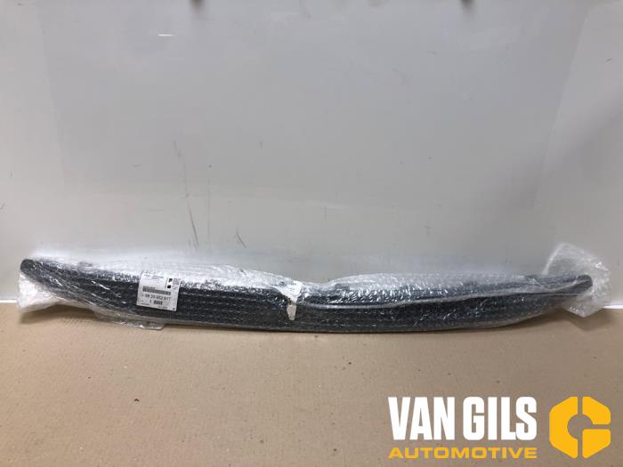 Grille Lijst Peugeot 2008 O264515 - VanGilsAutomotive