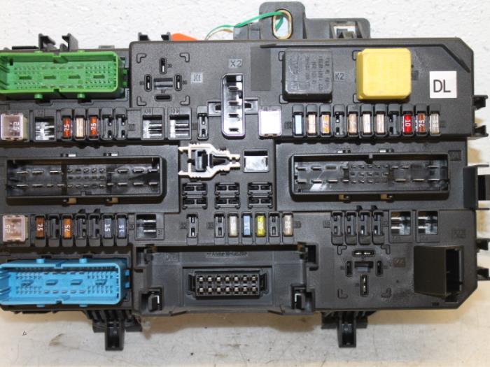 Fuse box Opel Astra - Van Gils Automotive