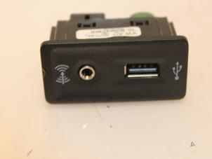 Volkswagen Arteon AUX/USB aansluitingen voorraad | Onderdelenlijn.nl