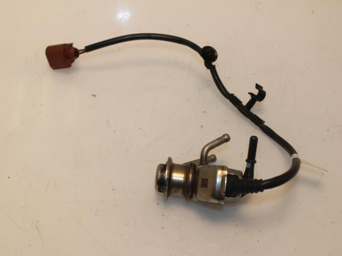 Adblue Sensor Volkswagen Touran 2.0 TDI 150 - 04L131113K DFGA BOSCH