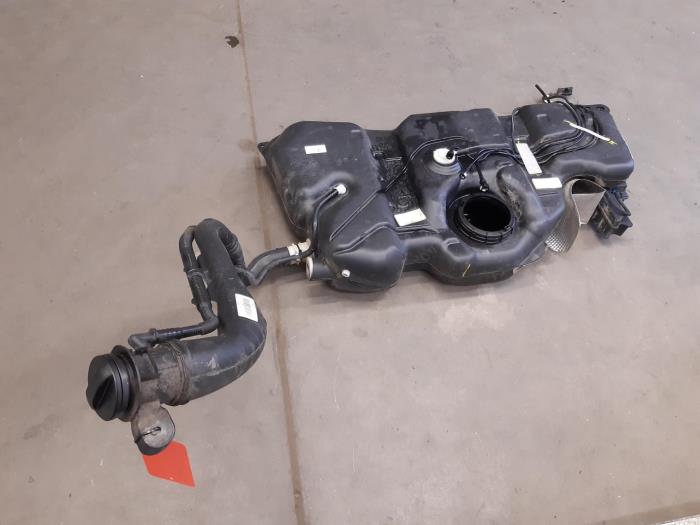 Tank Citroen DS5 2.0 165 HYbrid4 16V - 1607204380