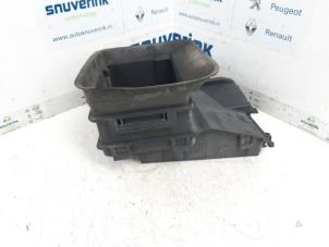 Luchtgeleiders met artikelnummer 215580321R voorraad