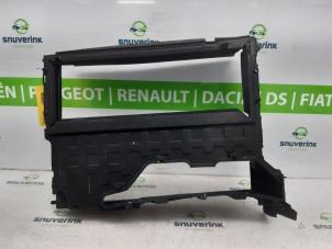 Luchtgeleiders met artikelnummer 215592894R voorraad