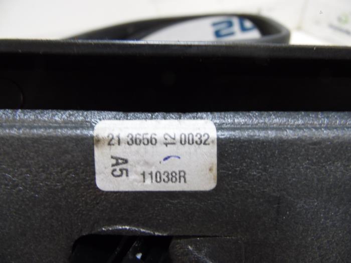 Buitenspiegel rechts Renault Twingo II 1.2 16V - 963011368R RENAULT